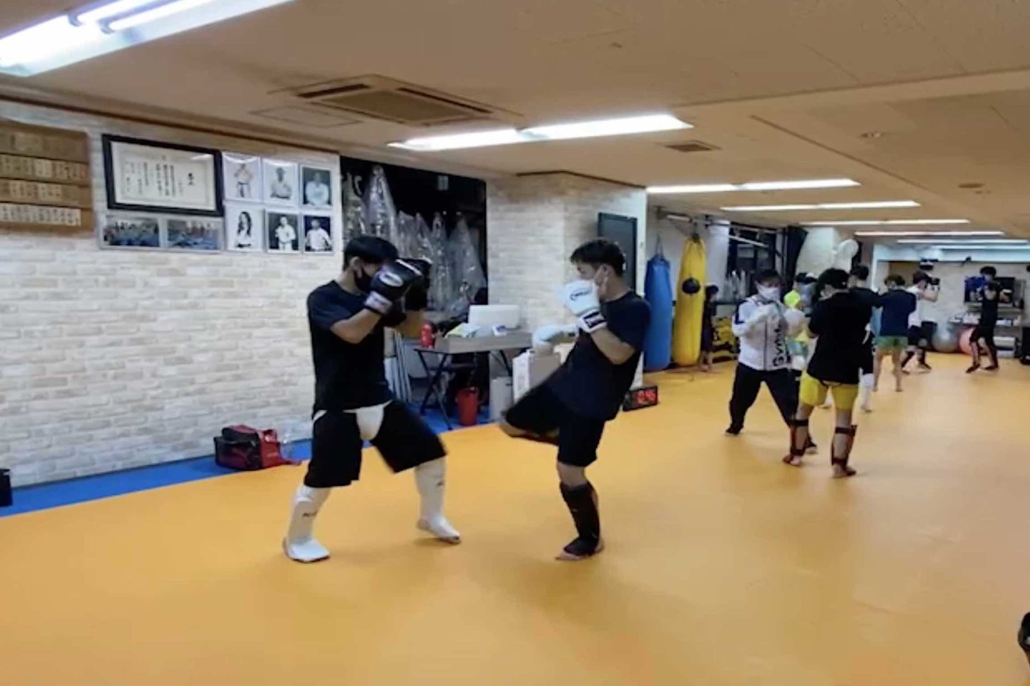 キックボクシングジム KICKLAB 西宮本店 【ジム初心者、運動未経験者が通いやすい】